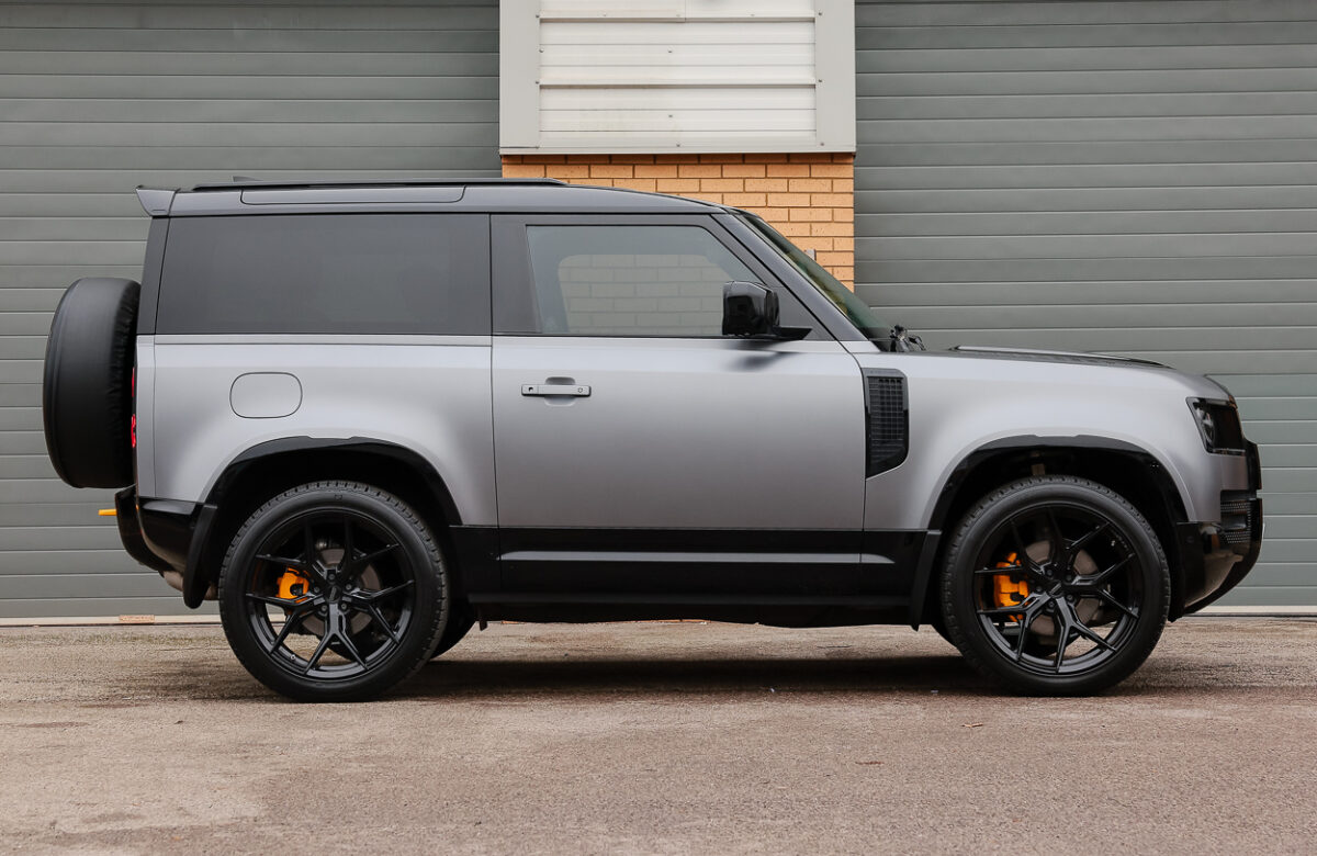 LAND ROVER DEFENDER 90 X-Dynamic HSE D250 3.0 “One of One” - Brittle