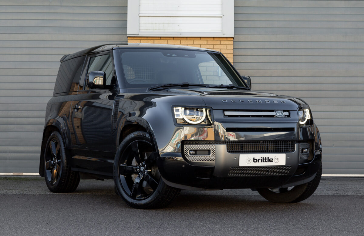 LAND ROVER DEFENDER 90 X-Dynamic HSE D250 3.0 “One of One” - Brittle